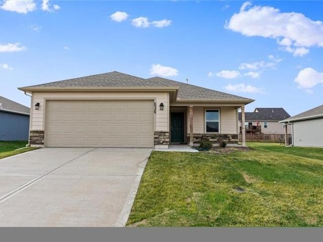 874 N Pear St, Gardner, KS 66030