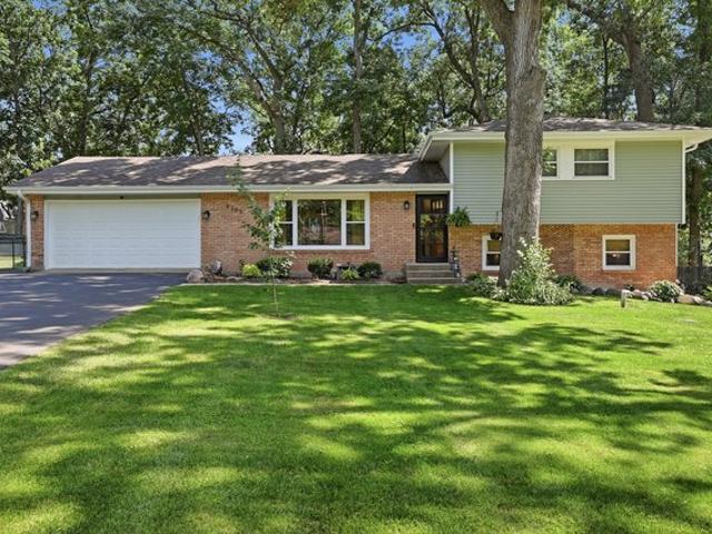 8755 N Glacier Dr, Byron, IL 61010