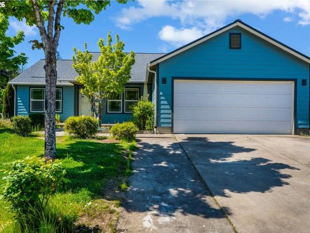 87564 Trek Dr, Veneta, OR 97487