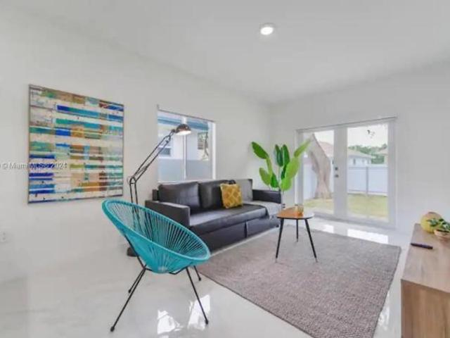 8756 NW 22nd Ct, Miami, FL 33147