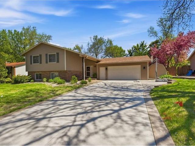 8750 Darnel Rd, Eden Prairie, MN 55344