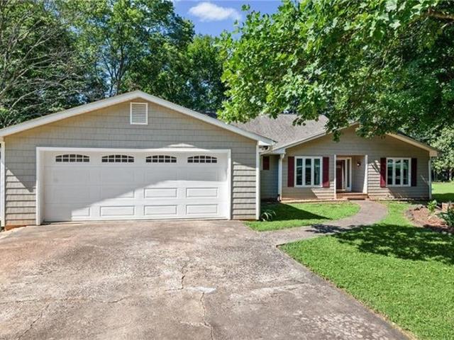 8750 Willowmede Dr, Lewisville, NC 27023