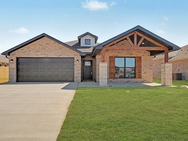 8751 Sunspire Ln, Centerton, AR 72719