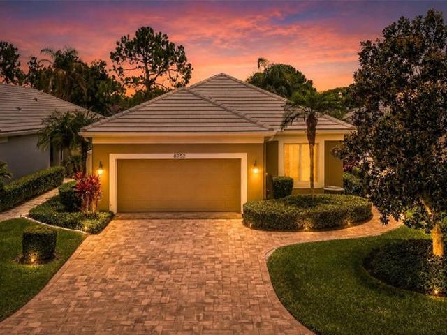 8752 52nd Dr E, Bradenton, FL 34211