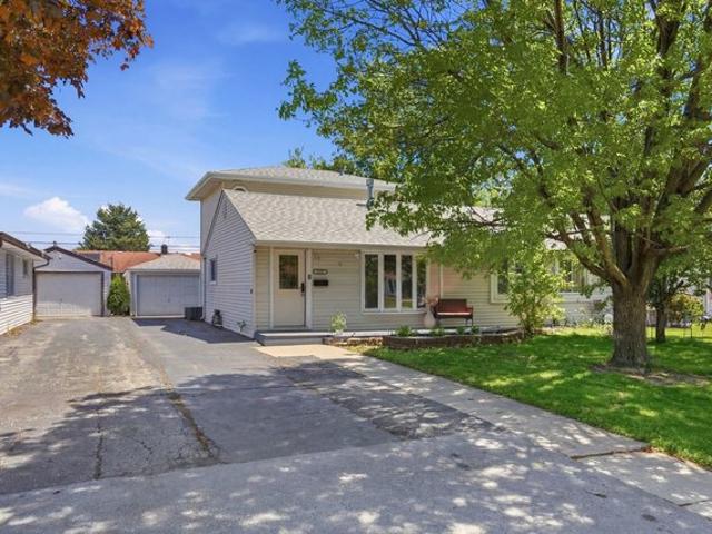 8753 S Kostner Ave, Hometown, IL 60456