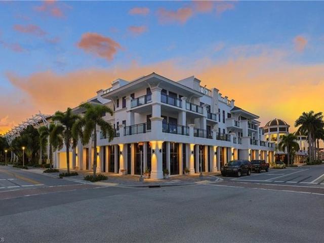 875 6th Ave S Unit 304, Naples, FL 34102