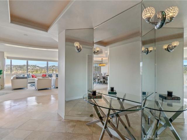 875 Comstock Ave, Unit 16A, Los Angeles, CA 90024 | MLS #TR25256 | Compass
