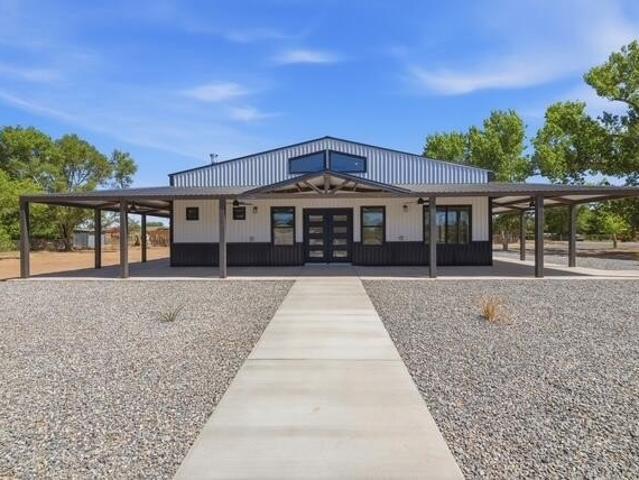 875 Calle Del Bosque, Farms, NM 87068