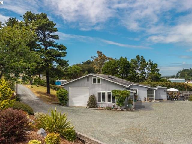 875 Elmira Ave SE, Bandon, OR 97411