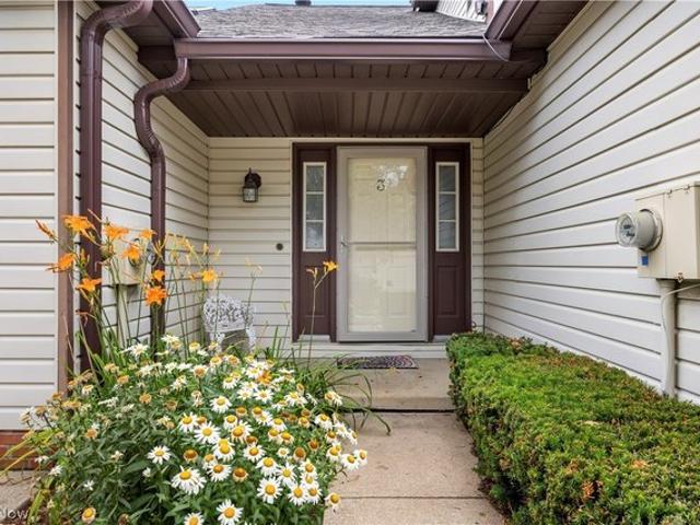 875 Hampton Cir Unit 3, Aurora, OH 44202