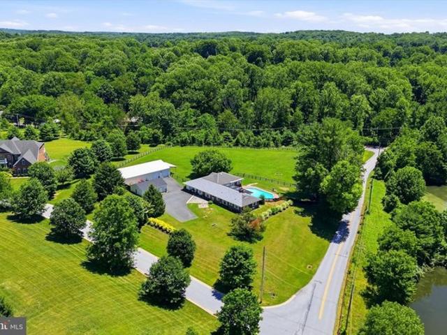 875 Locust Grove Rd, West Chester, PA 19382