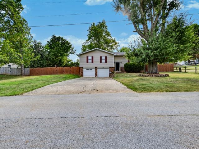 875 Meadow Lane
