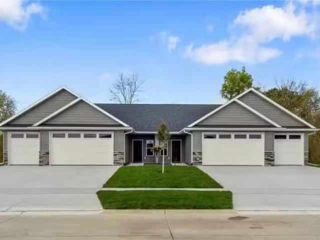 875 MILES ST, ROBINS, IA 52328 Condo/Townhome For Sale MLS# 2.