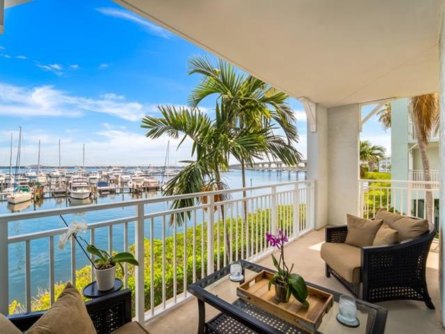875 NW Flagler Ave, Stuart, FL 34994