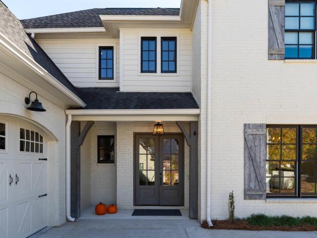 875 Southbend Lane