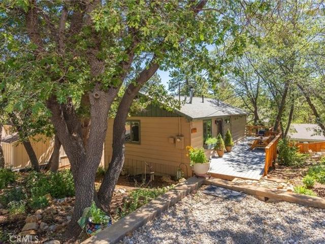 875 Santa Barbara Ave, Sugarloaf, CA 92386