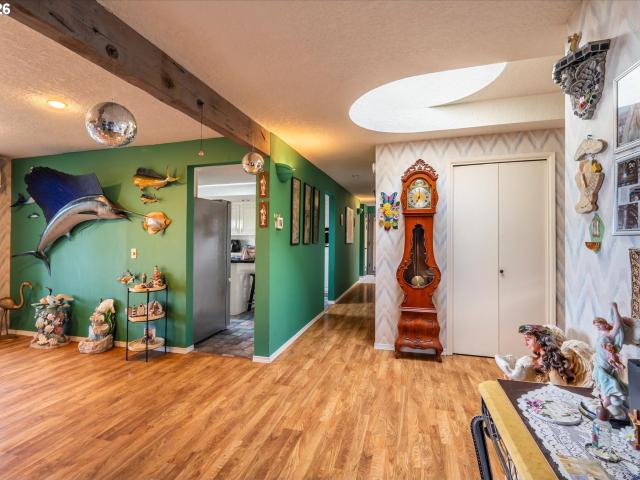 875 signal way