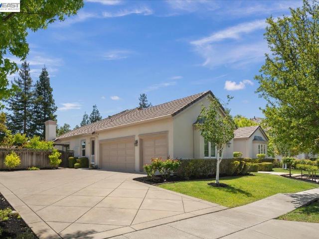 875 Sunny Brook Way