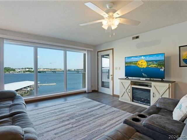 875 Parkside Pl Unit 201, Osage Beach, MO 65065