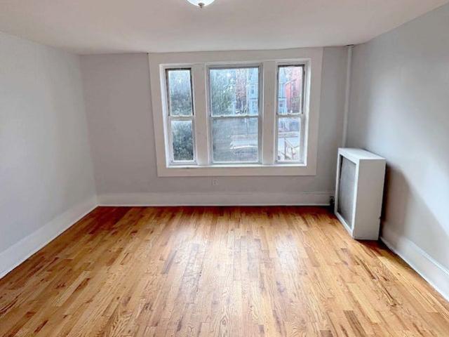 $875 Rooms Available
