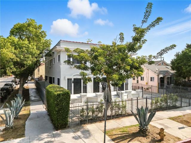 875 W 41st Drive