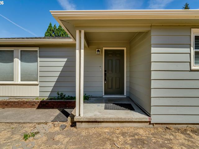 875 W 18TH AVE
