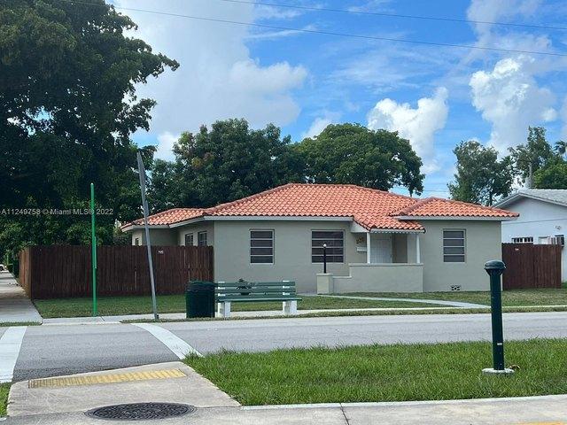 875 Westward Dr, Miami Springs, FL 33166