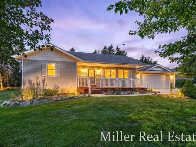 875 Terry Ln, Hastings, MI 49058
