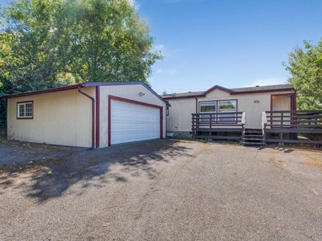 875 York St, Reedsport, OR 97467