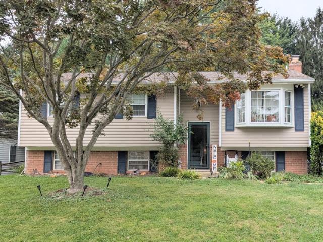 $875/month room single mom family home