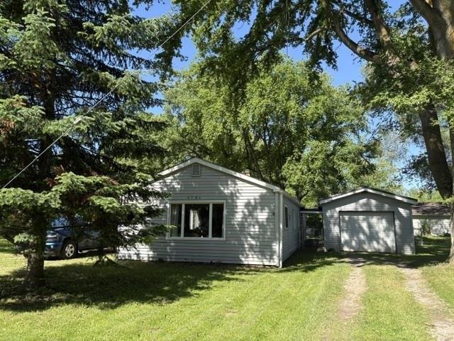 8764 Washington St, Birch Run, MI 48415
