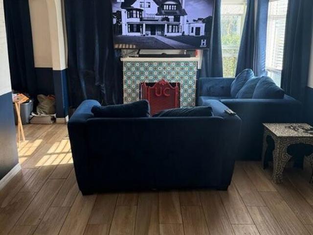 8764 Zamora Avenue
