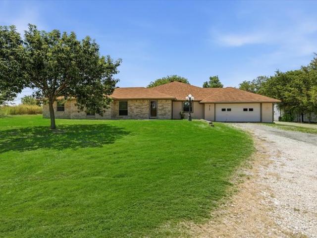 8766 Webb Rd, Ponder, TX 76259
