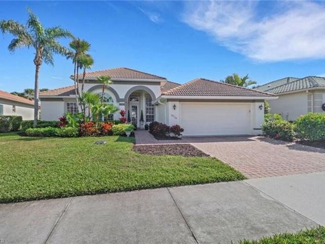 8768 Mustang Island Cir, Naples, FL 34113