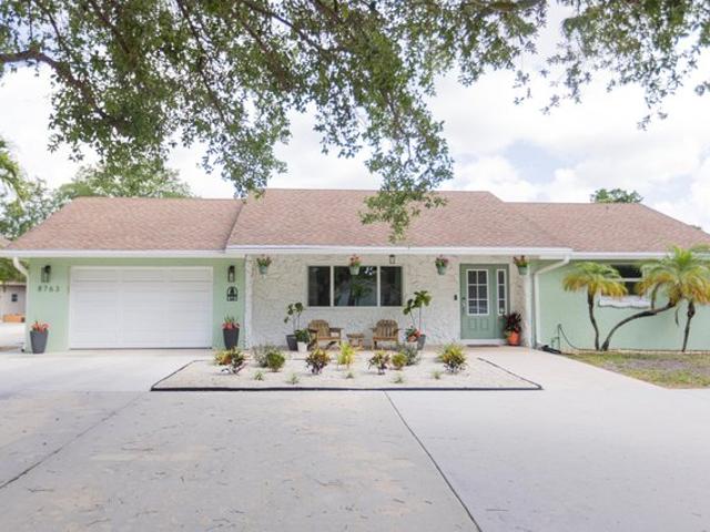 8763 Pinion Dr, Lake Worth, FL 33467