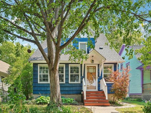 876 18th Ave SE, Minneapolis, MN 55414