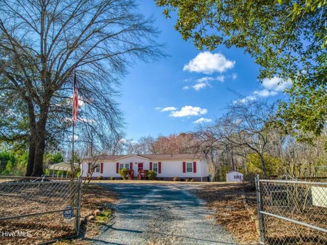 876 McClammy Rd, Hampstead, NC 28443