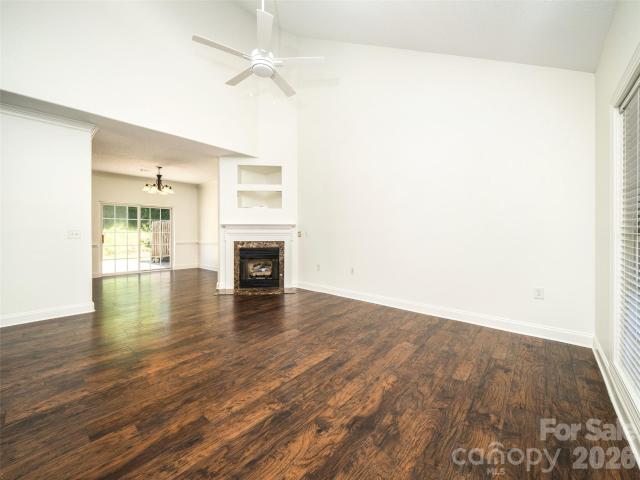 876 W Pointe Drive