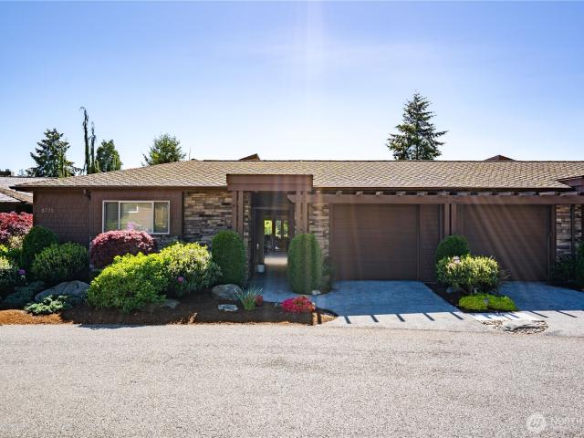 8775 Club House Point Drive