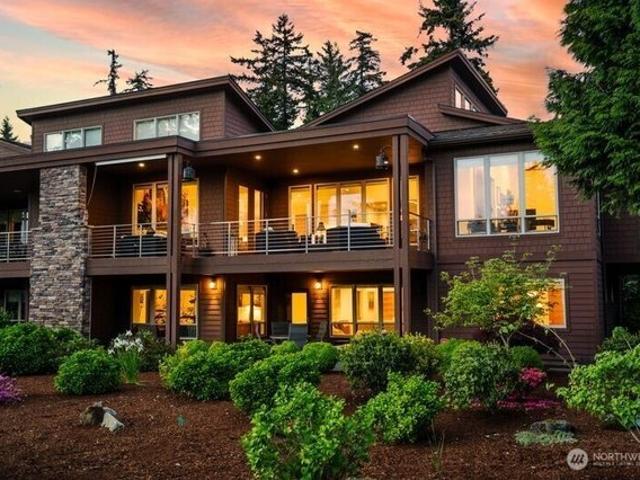 8775 Clubhouse Point Dr, Blaine, WA 98230