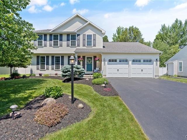 8775 Raulli Dr, Cicero, NY 13039