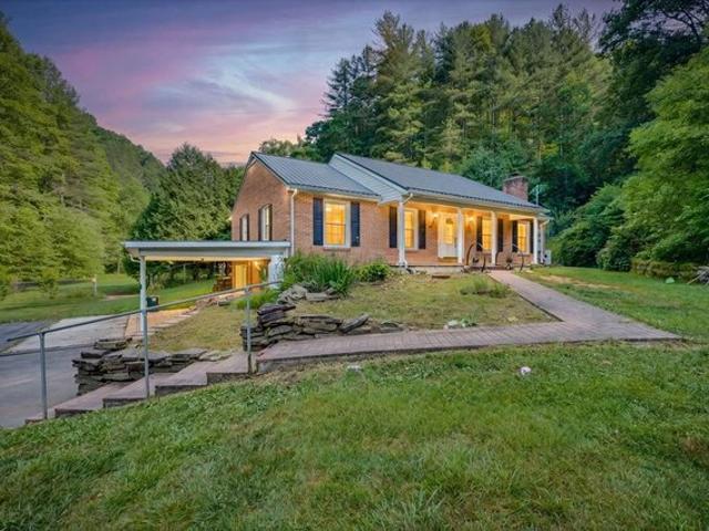 8775 Sandlick Rd, Bee, VA 24217