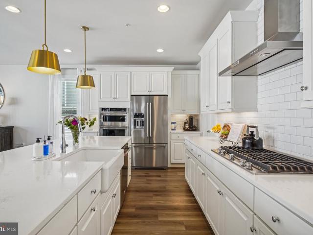 8776 Walnut Bottom Lane