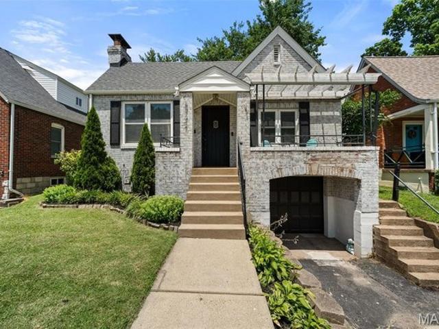 8777 Bridgeport Ave, Brentwood, MO 63144