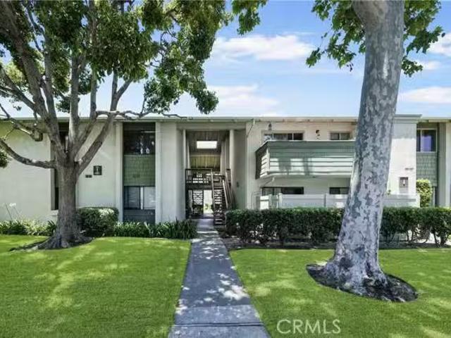 8777 CORAL SPRINGS CT UNIT 1E, HUNTINGTON BEACH, CA 92646 Cond.