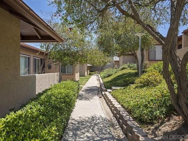 8777 Wahl St, Santee, CA 92071