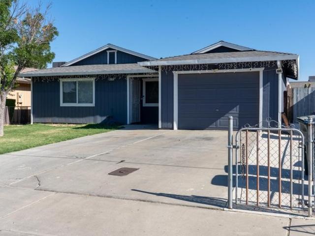 8778 Almond St, Dos Palos, CA 93620