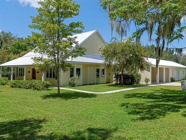 8779 E Orange Ave, Floral City, FL 34436