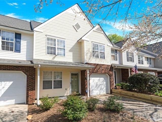 8772 Robinson Forest Dr, Charlotte, NC 28277