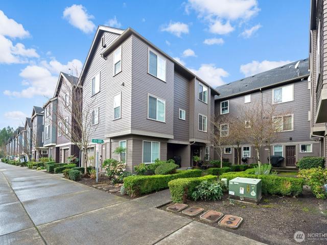 877 5th Pl NE, Issaquah, WA 98029 | MLS #2490
